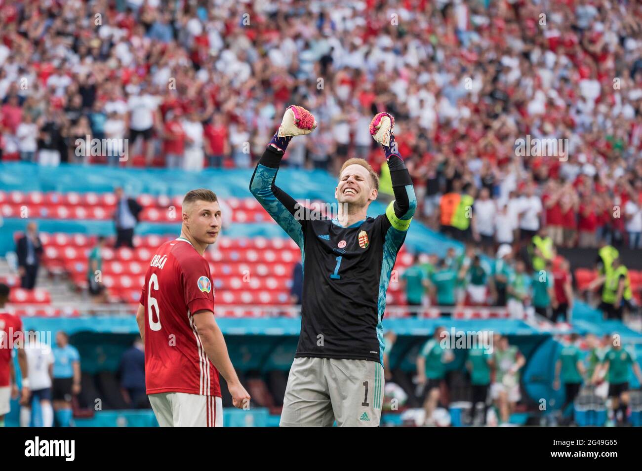 Budapest. 19th June, 2021. Hungary's goalkeeper Peter Gulacsi (R ...