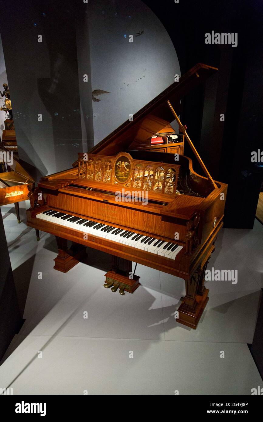 Arrangement of musical instruments in the "House music" exhibition ...
