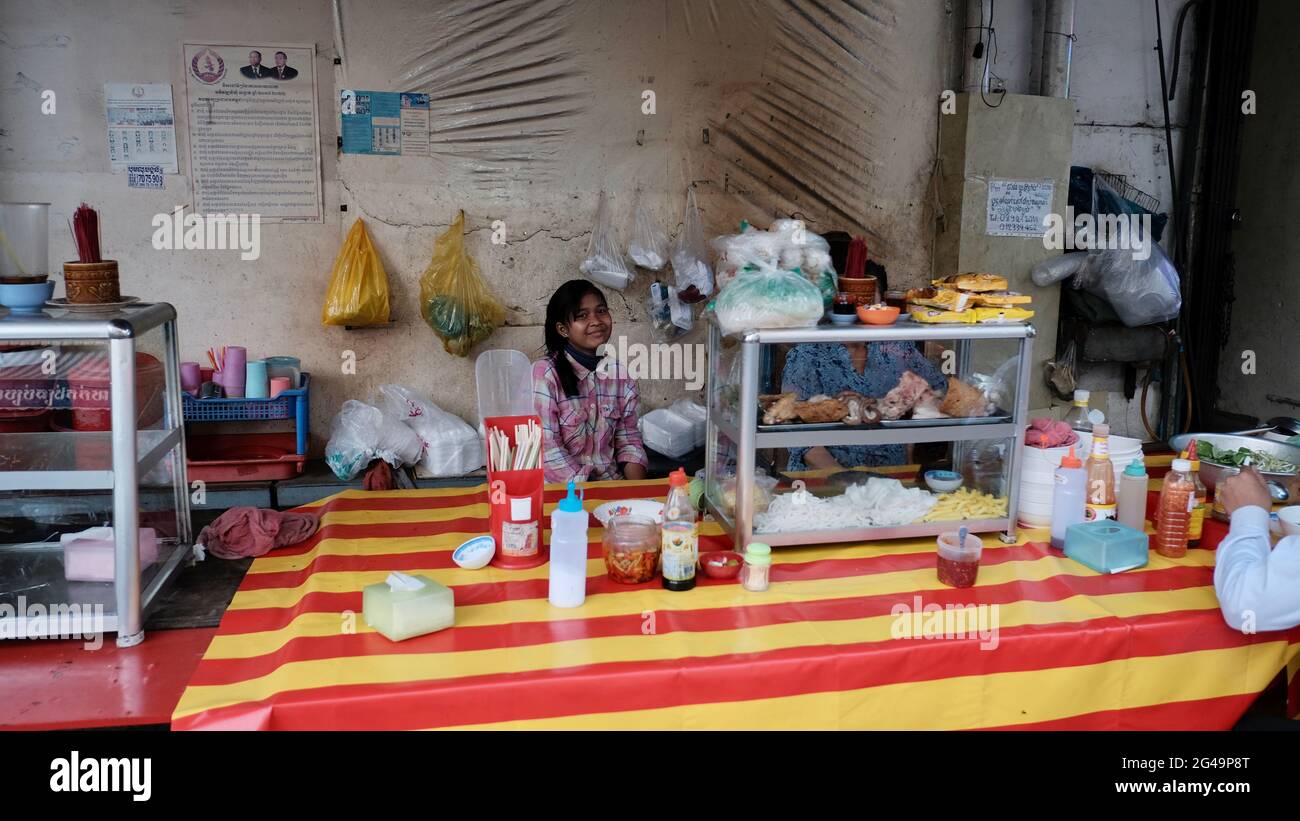 Self service food counter hi-res stock photography and images - Alamy