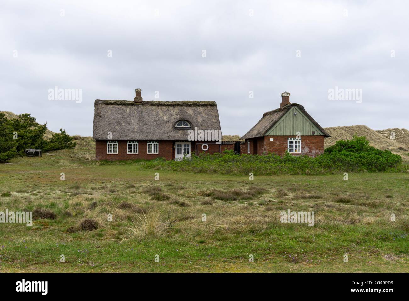 Reed thatched roof hi-res stock photography and images - Alamy
