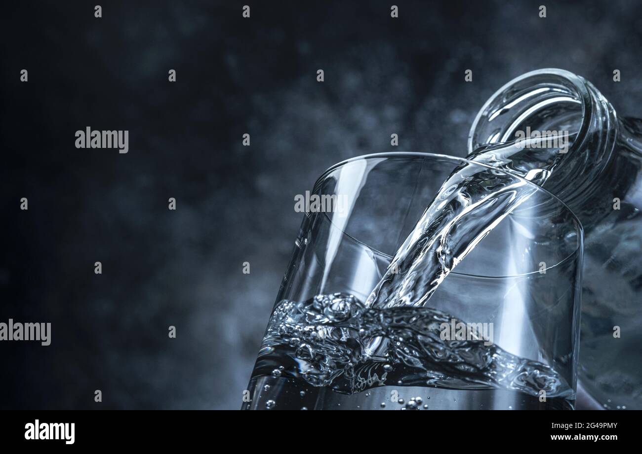 Pouring bottle flowing hi-res stock photography and images - Alamy