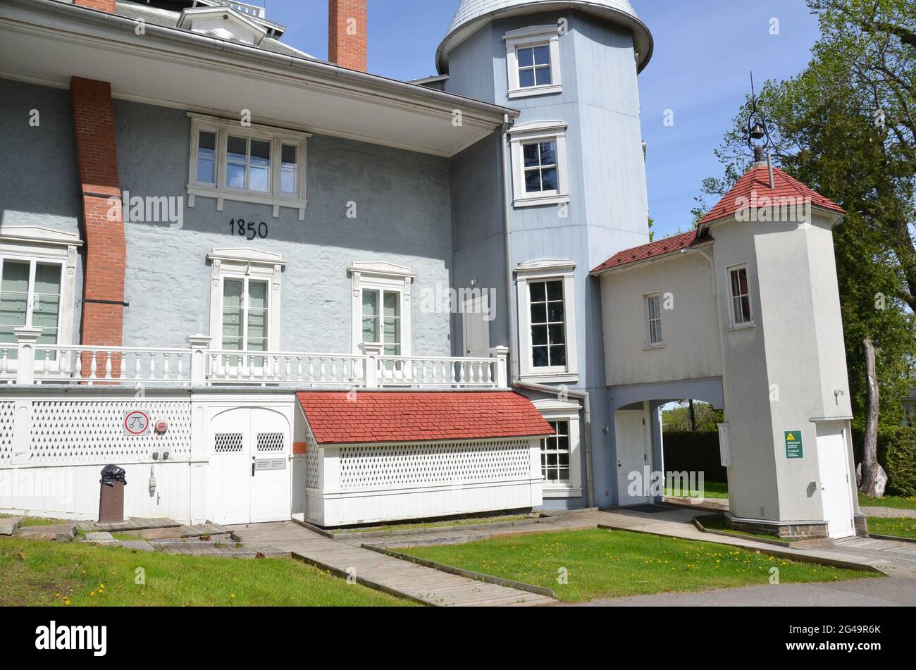 Curved chimney hi-res stock photography and images - Alamy