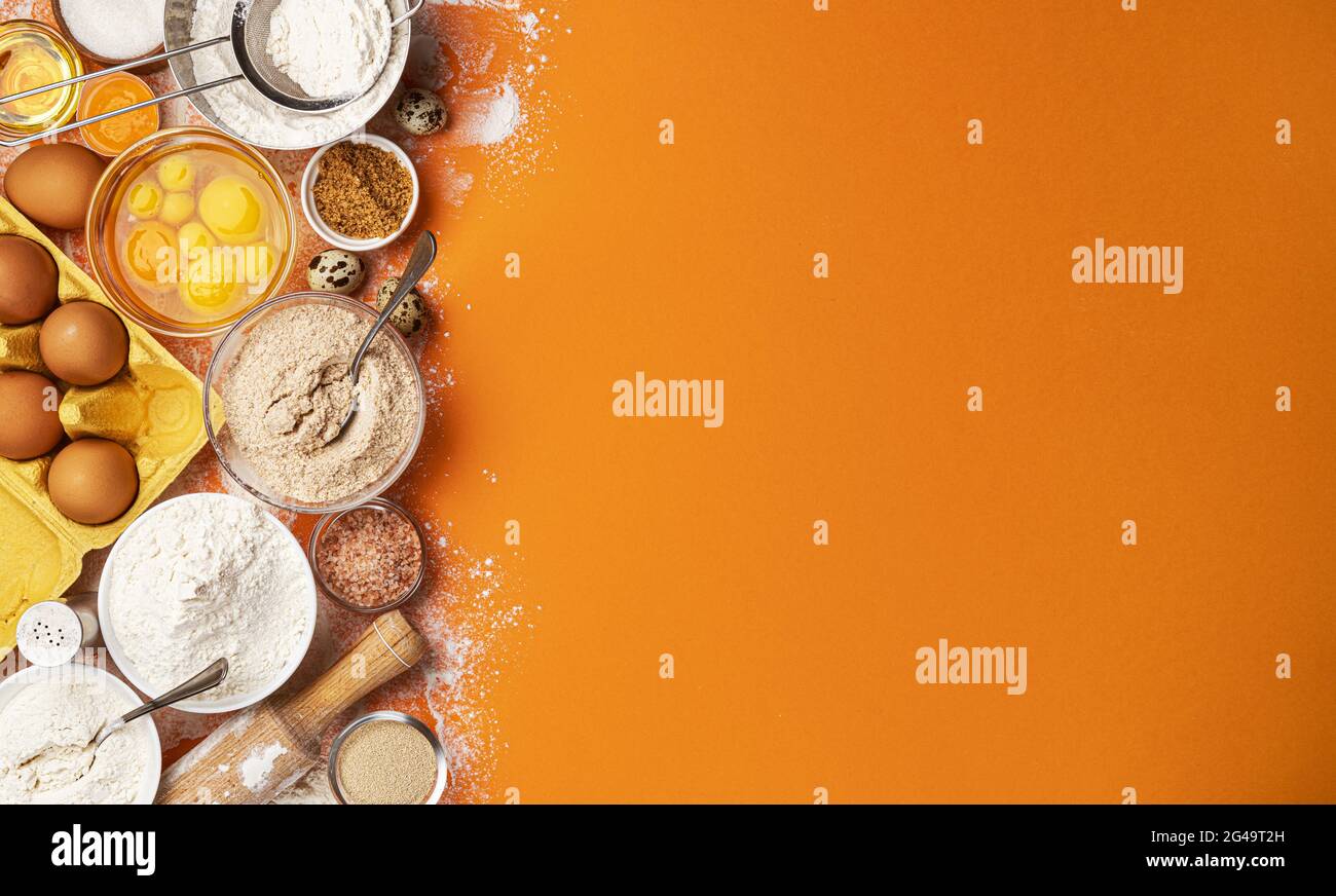 Yellow color background hi-res stock photography and images - Alamy