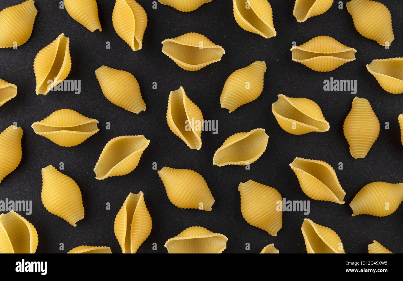 Shell pasta hi-res stock photography and images - Alamy