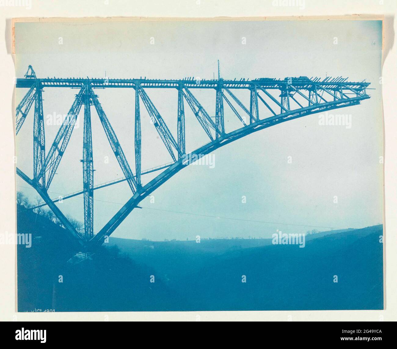 Construction of the Viaur Viaduct. In their time these modern looking ...