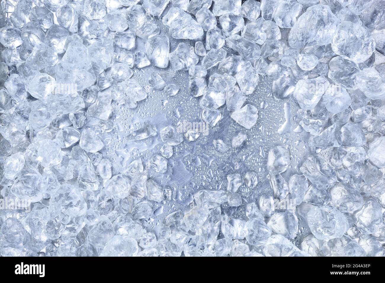 Crushed ice background Stock Photo - Alamy