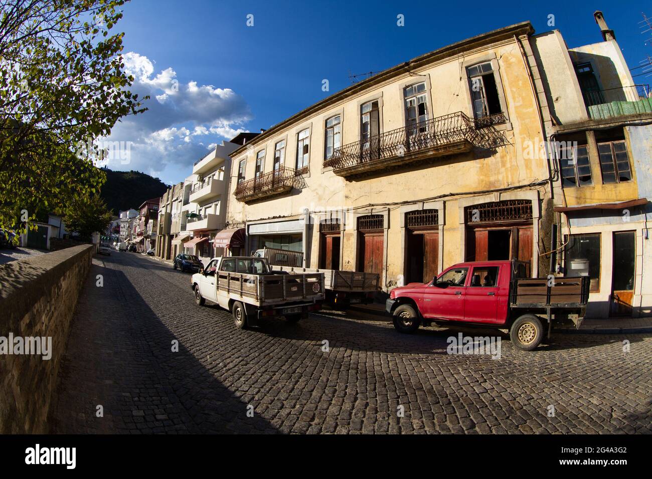 Pinhao village at a bend of the Douro river north of the city of Peso ...