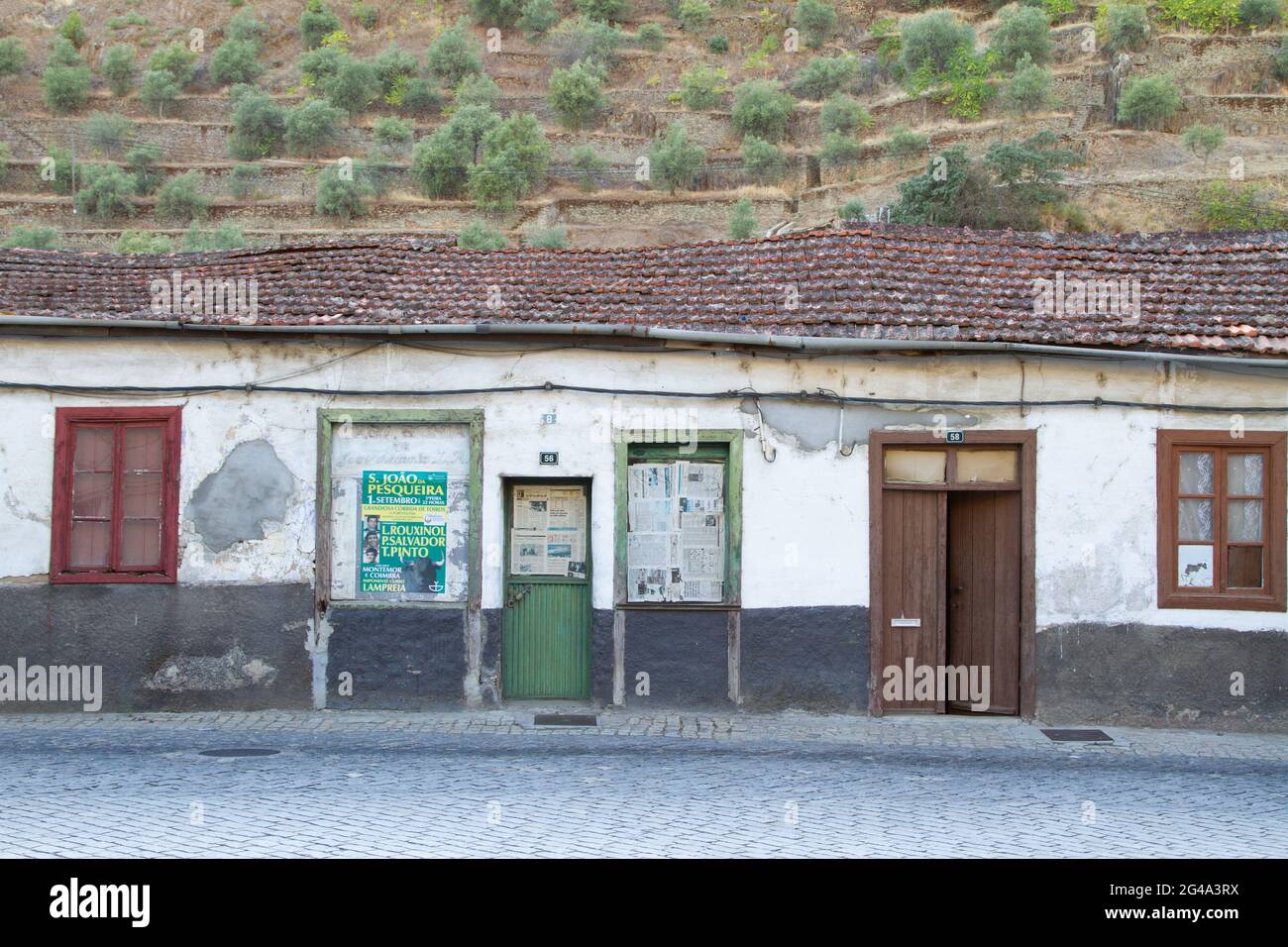 Pinhao village at a bend of the Douro river north of the city of Peso ...