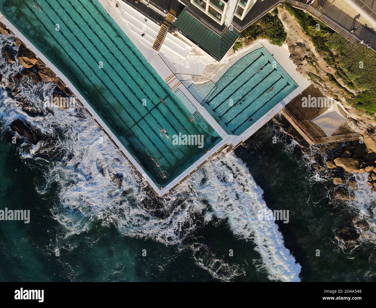 Bondi icebergs saltwater pool hi-res stock photography and images - Alamy