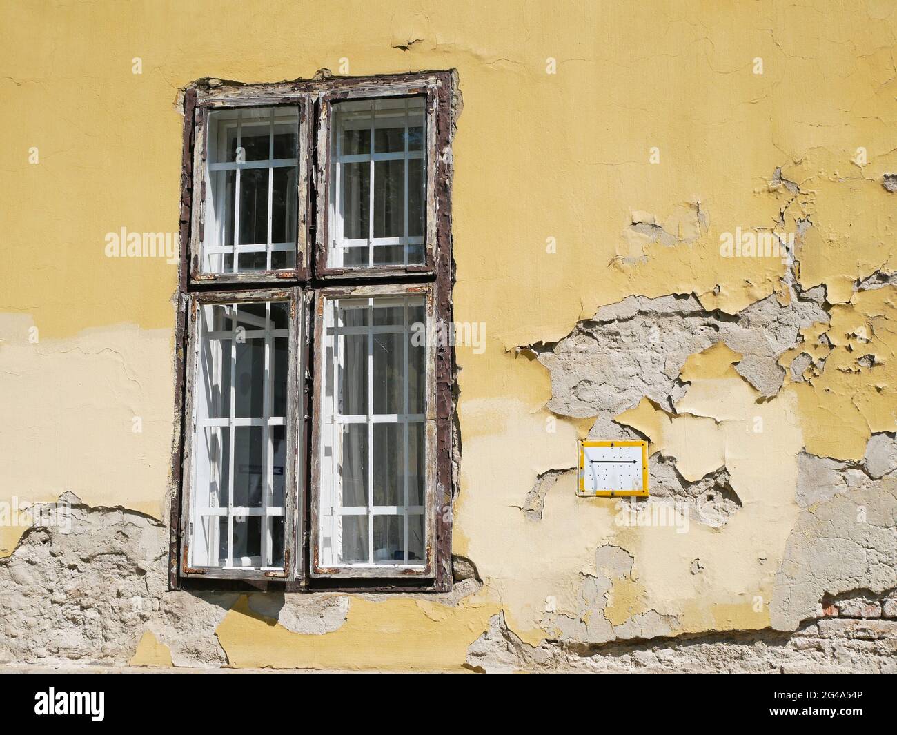 Window and wall of an old building Stock Photo - Alamy