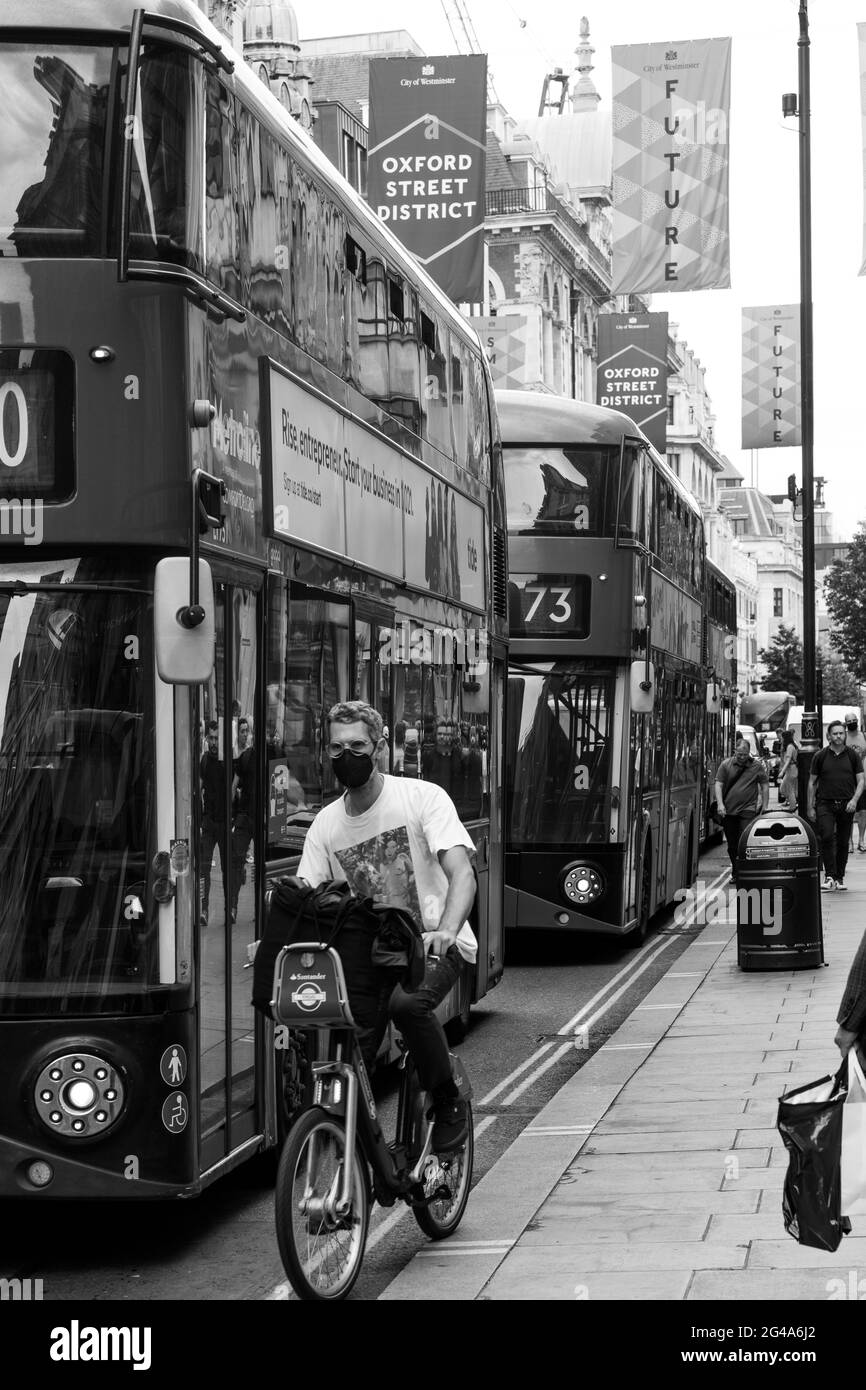 London tourist bus open top Black and White Stock Photos & Images - Alamy