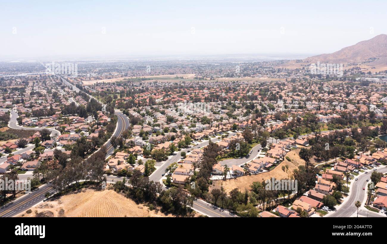 Suburban neighborhood usa hi-res stock photography and images - Alamy
