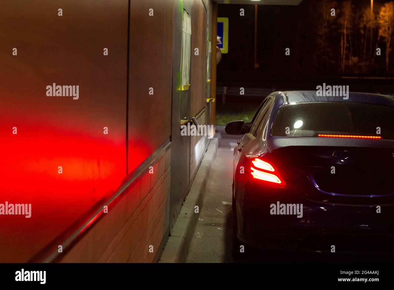 Car fast food window hi-res stock photography and images - Alamy