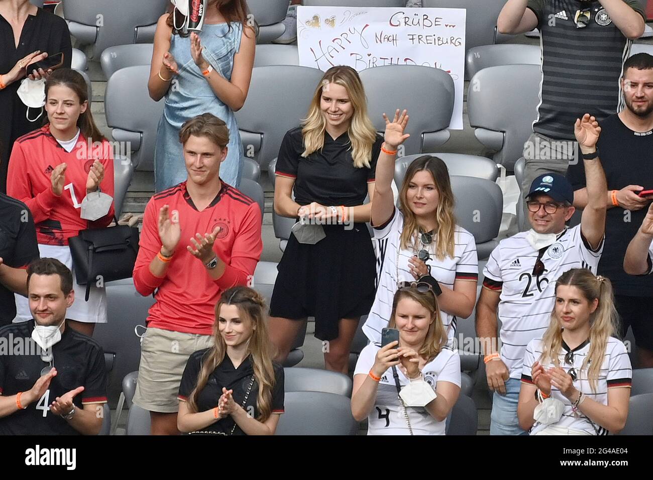 Manuel Neuer Girlfriend