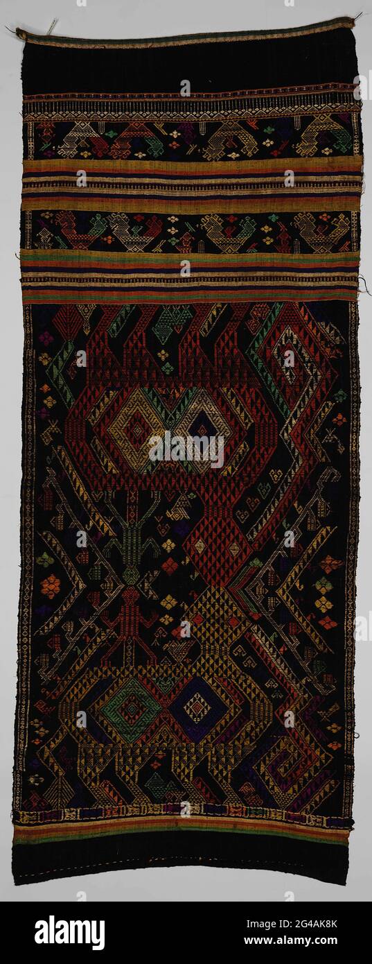 Ceremonial cloth. Ceremonial cloth with animal figures Stock Photo - Alamy