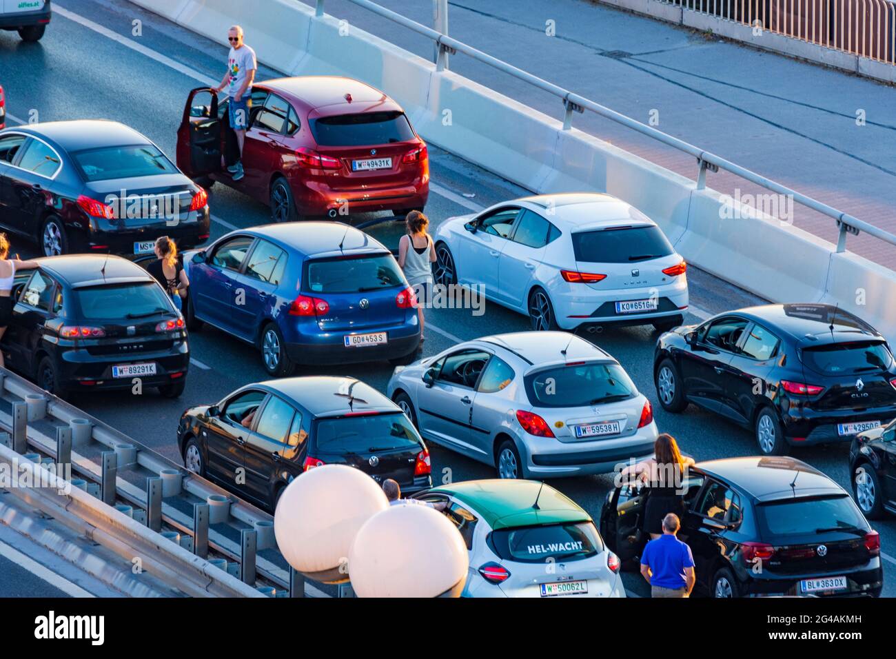Wien, Vienna: cars and motorbikes in a traffic jam, on bridge ...