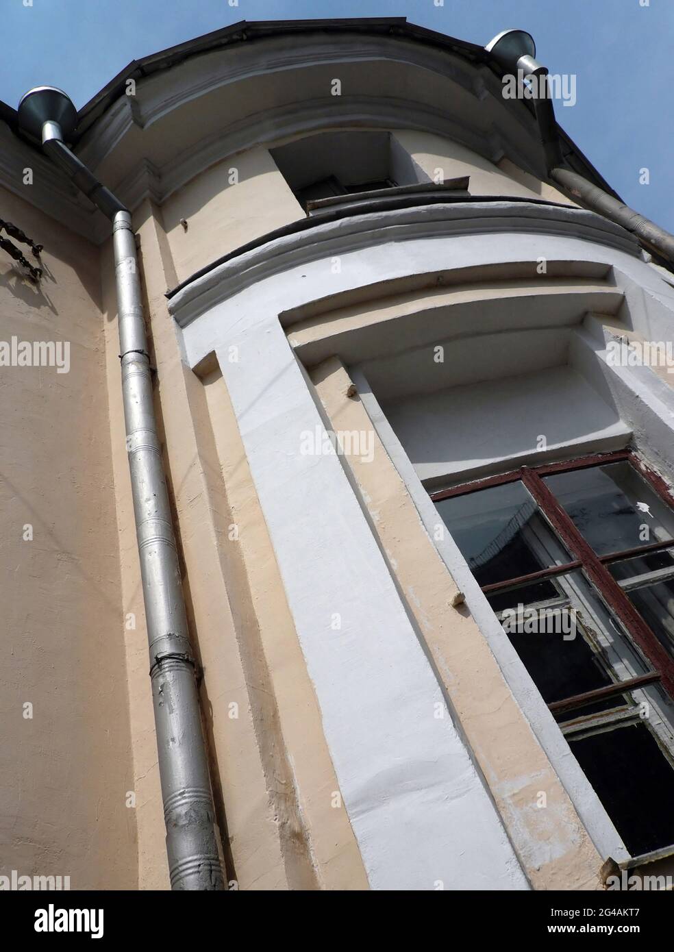 ''down pipe'' hi-res stock photography and images - Alamy