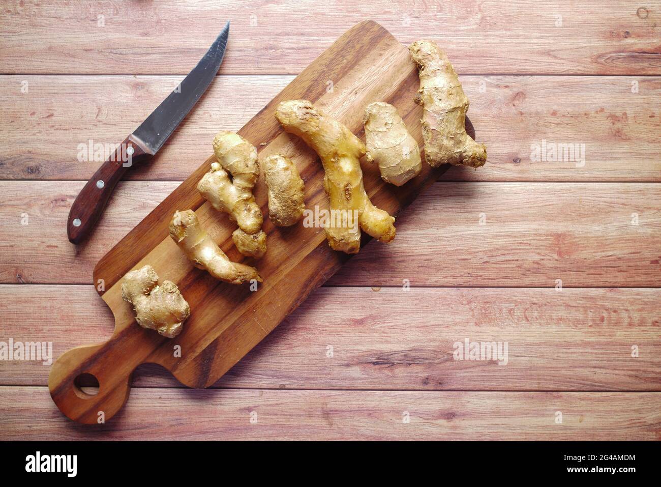 top view of Gingers on chopping board Stock Photo - Alamy