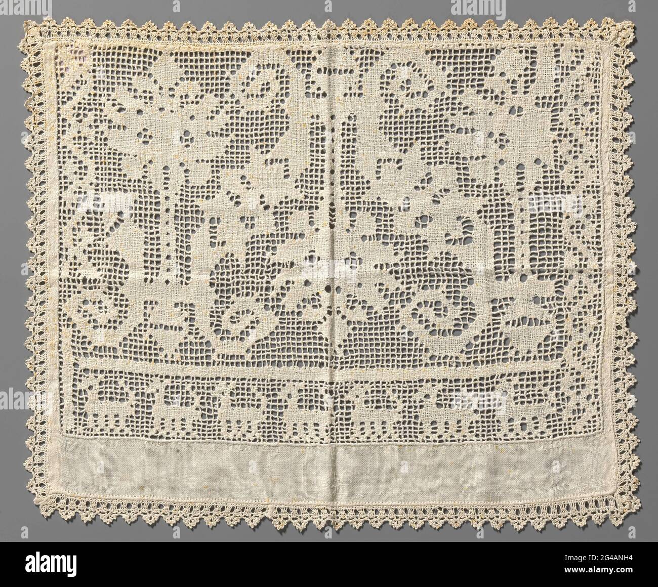 Two elongated s volutes hi-res stock photography and images - Alamy