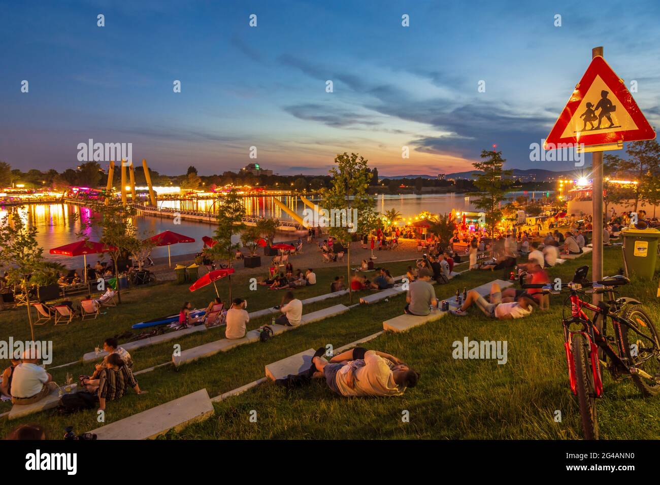 Wien, Vienna: recreational area Copa Beach at river Neue Donau (New ...