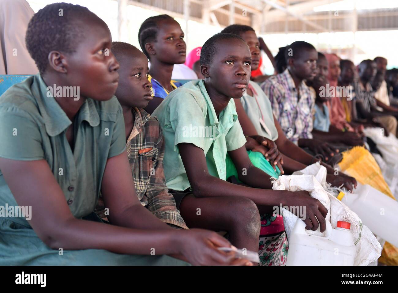 Food for displacement camps hi-res stock photography and images - Alamy