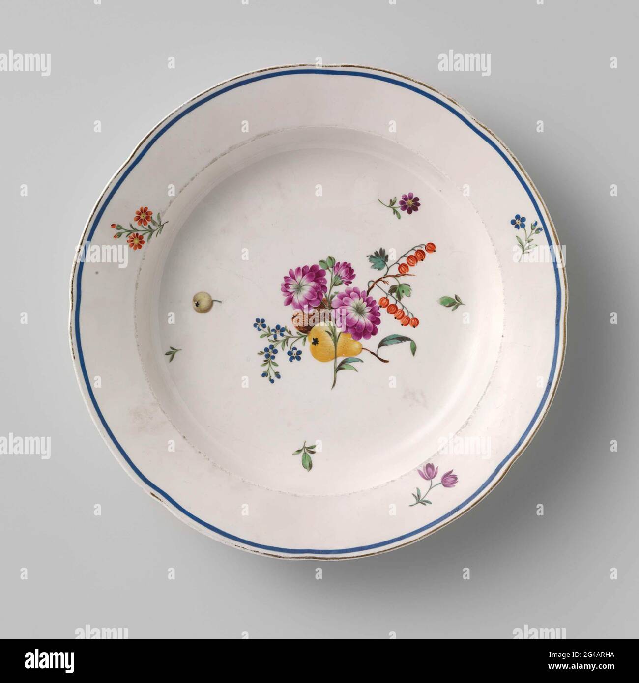 Plate with flower decoration. Porcelain, polychrome plate painted with ...