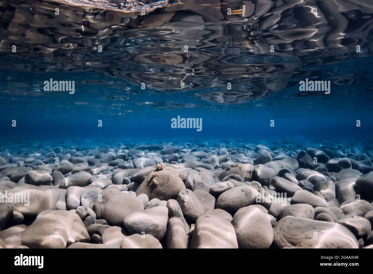 Underwater sea with stones, reflection and crystal water. Ocean ...