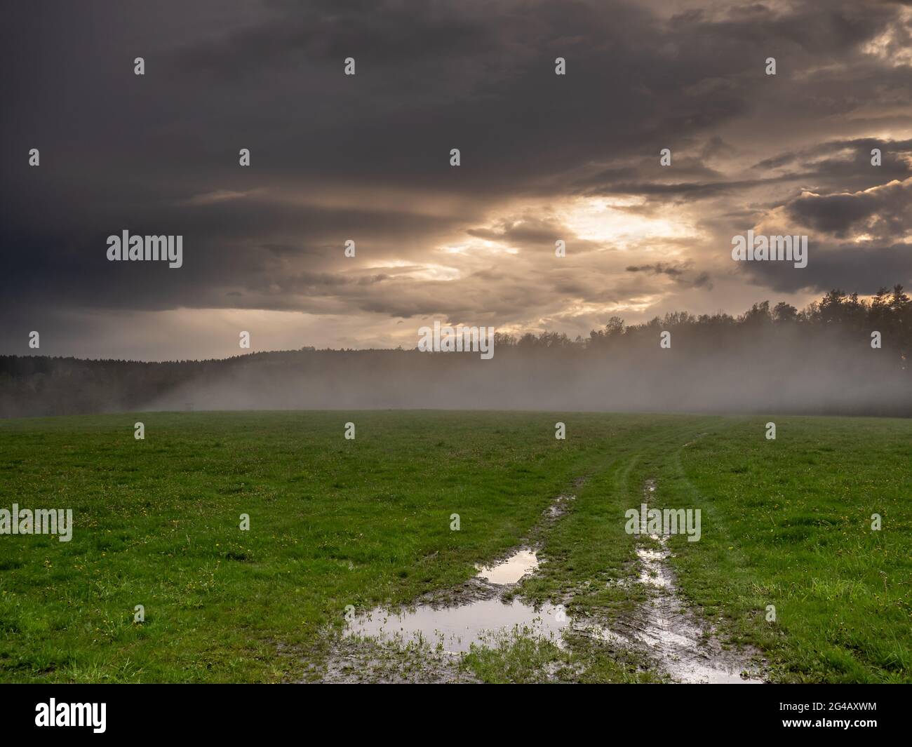 Thunderclouds over a field hi-res stock photography and images - Alamy