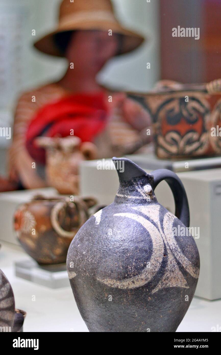 Ancient greek pottery museum culture hi-res stock photography and ...