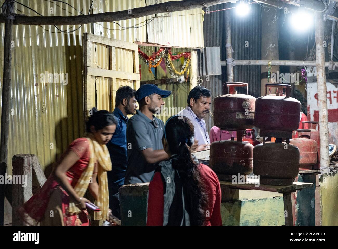Gas cylinder refill hi-res stock photography and images - Alamy