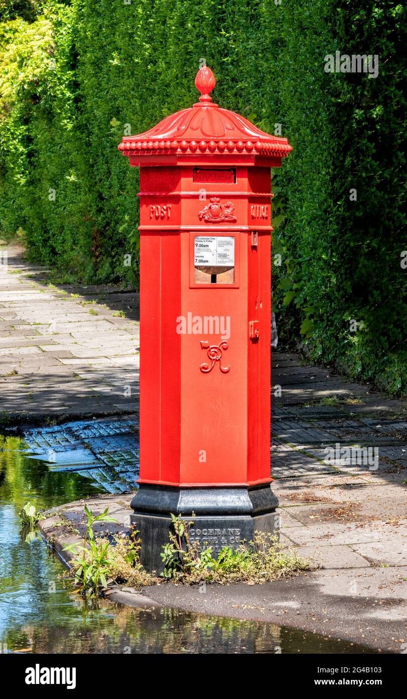 Old victorian pillar box hi-res stock photography and images - Alamy