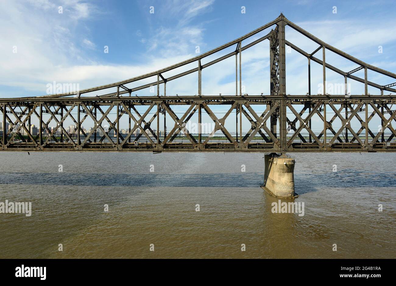 Side view of the Sino-Korea friendship bridge which spans the Yalu ...