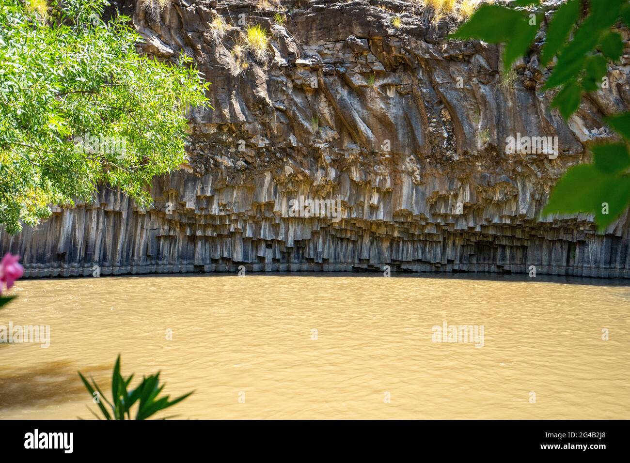Hexagon rocks hi-res stock photography and images - Alamy