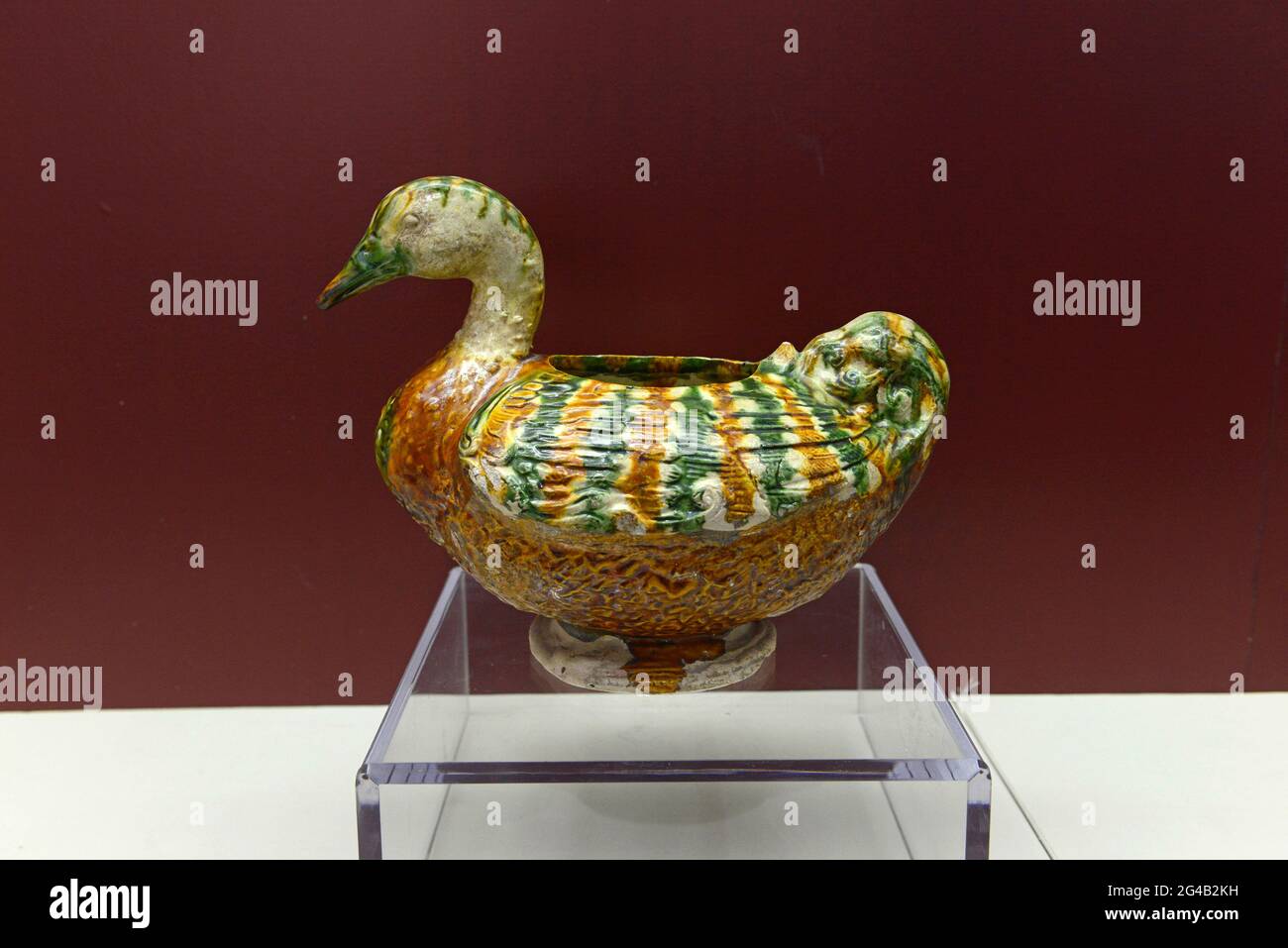A bird bowl, one of the Tang dynasty three colour ceramics collection ...