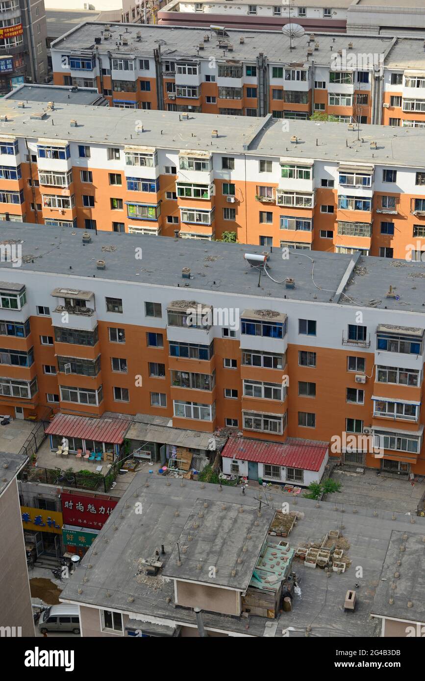 Six storey apartment building hi-res stock photography and images - Alamy