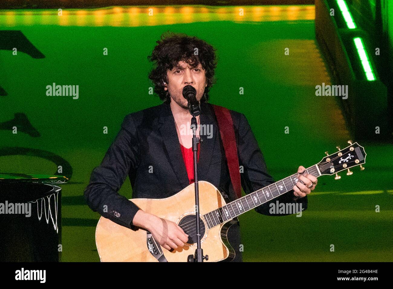 Ermal Meta durante Ermal Meta - Musicultura 2021, Concerto cantante ...