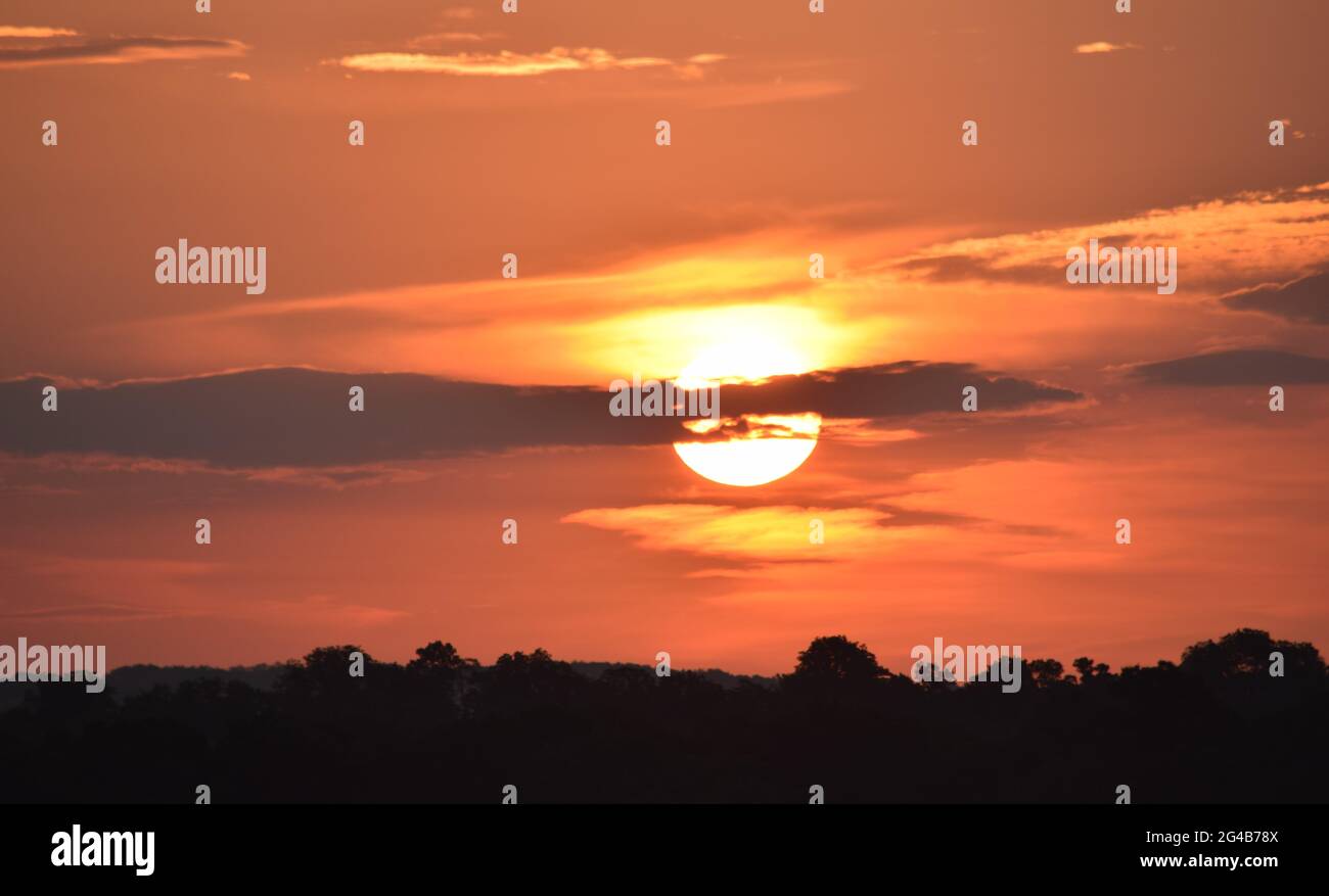 Mid summer sunrise hi-res stock photography and images - Alamy