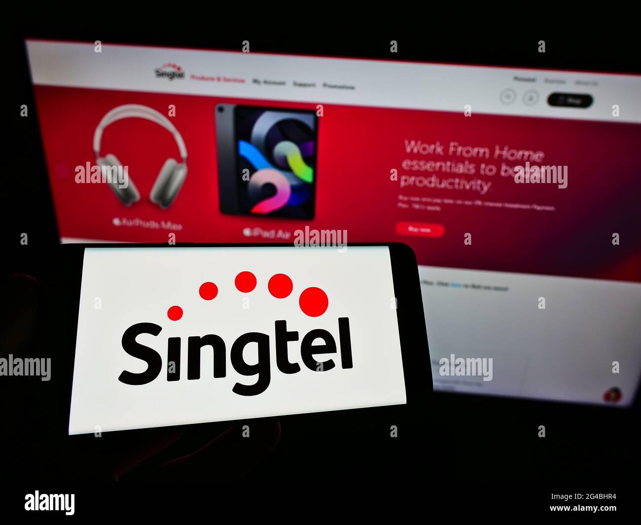 Singapore advertisement hi-res stock photography and images - Alamy