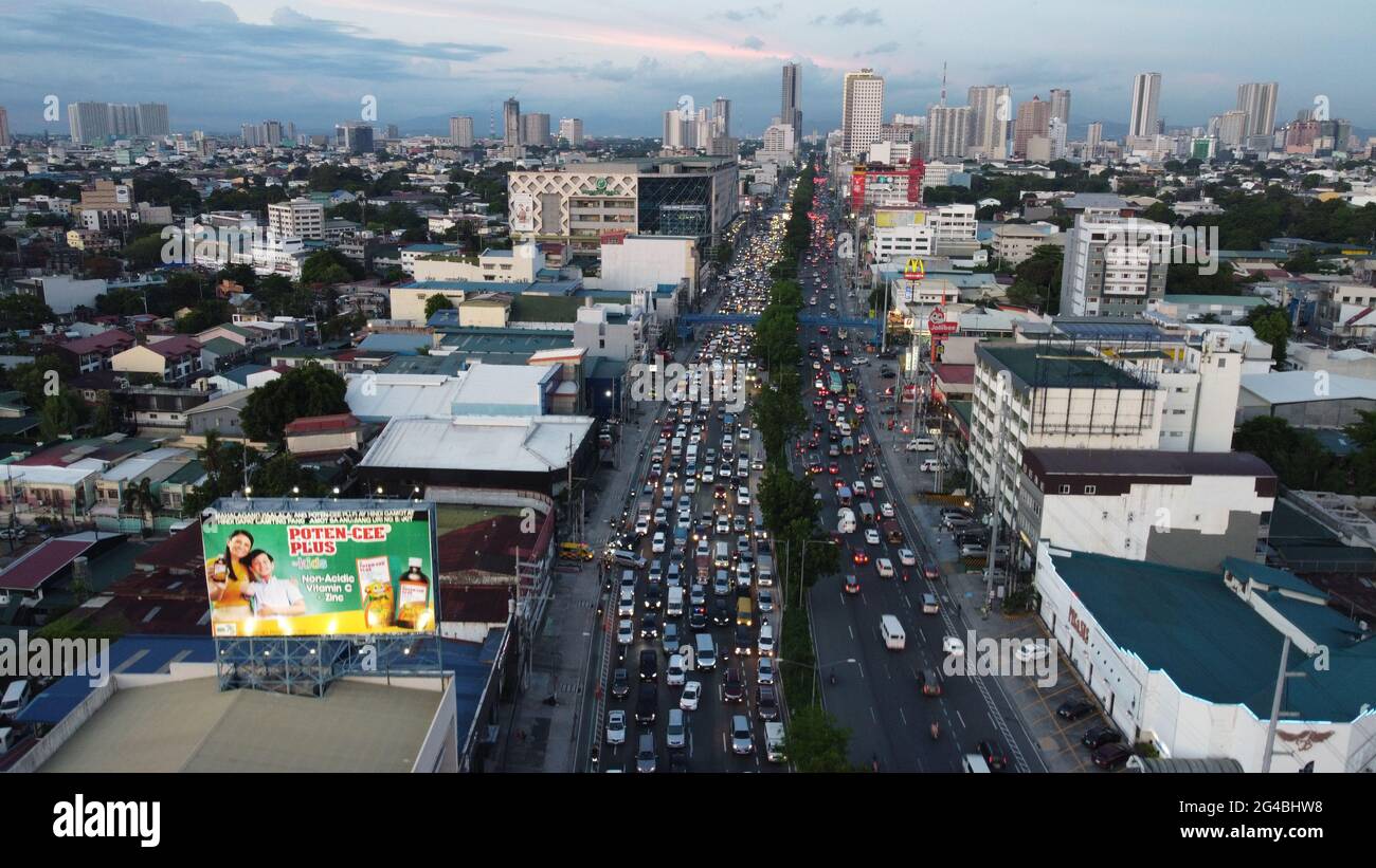 Manila rush hour hi-res stock photography and images - Alamy