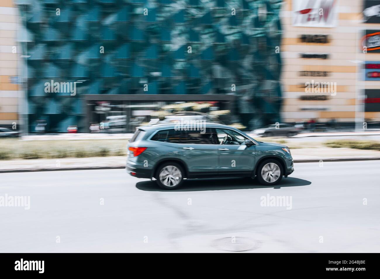 Pilot car hi-res stock photography and images - Alamy