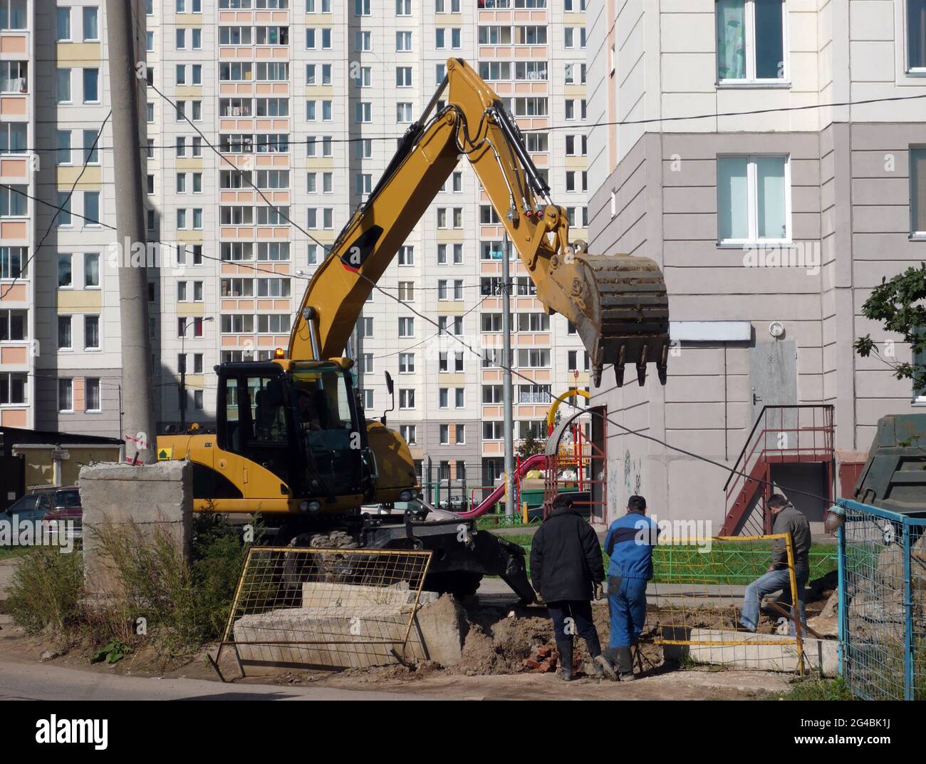 Wheeled excavator hi-res stock photography and images - Alamy