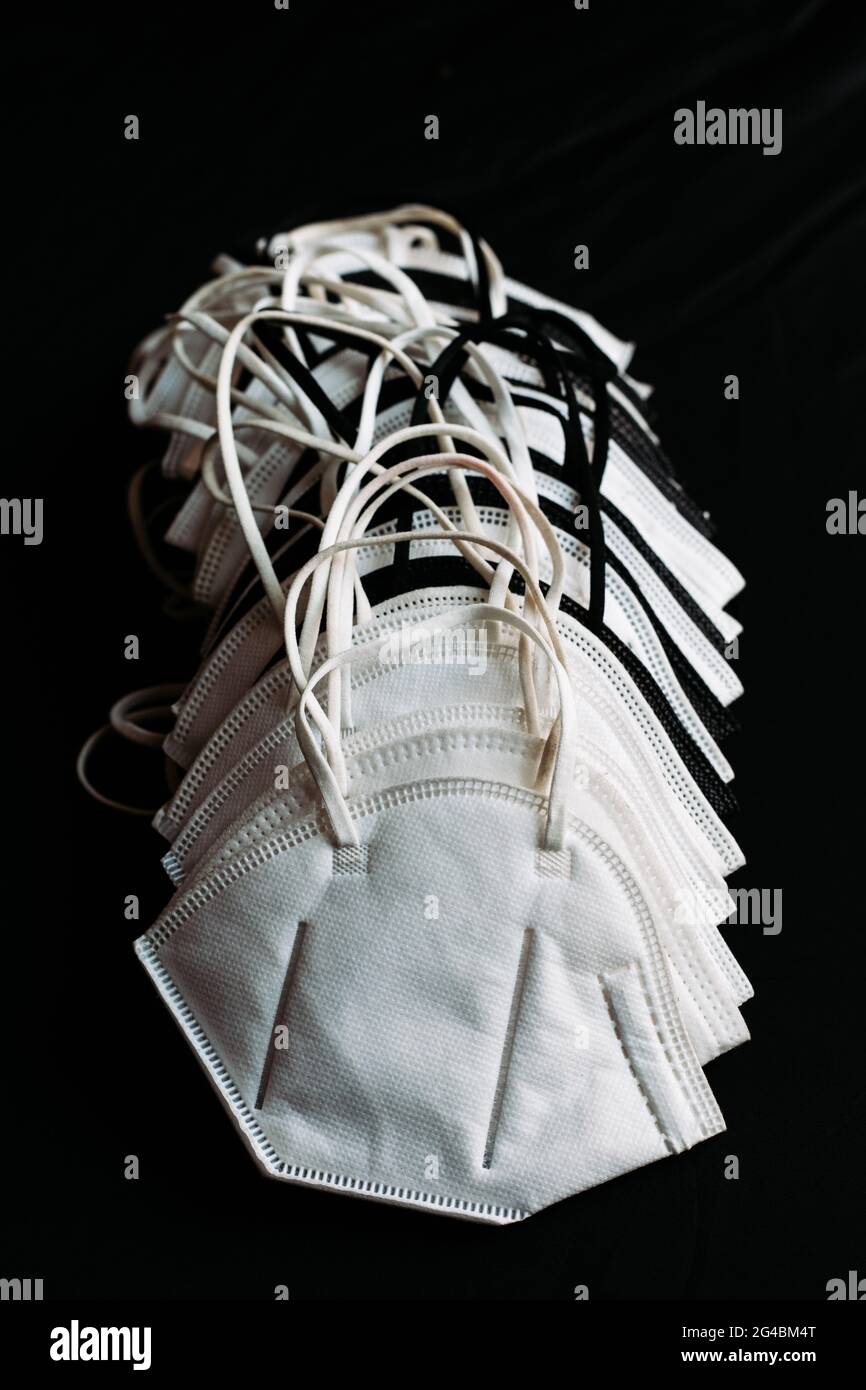 White kn95 mask hi-res stock photography and images - Alamy