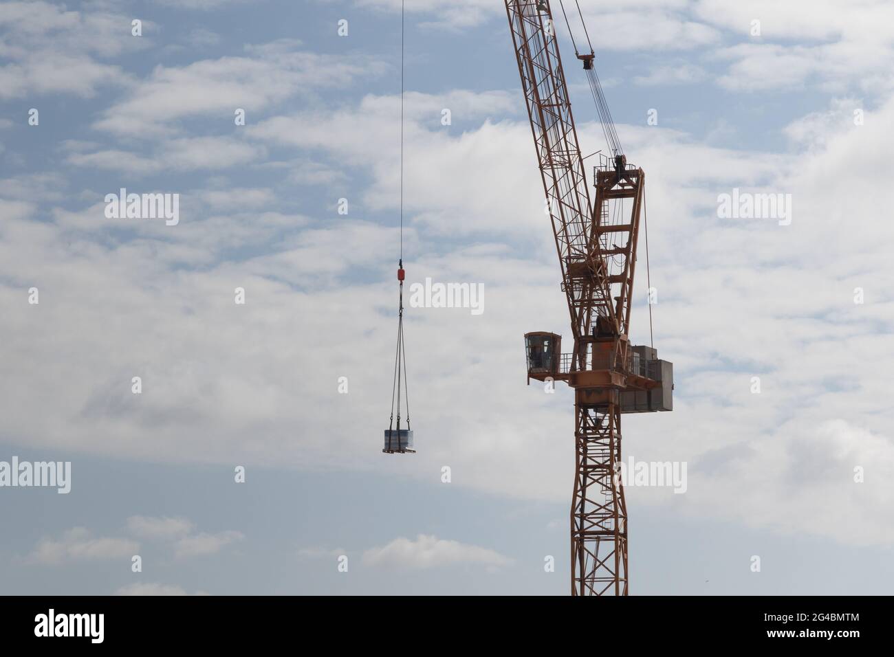 Crane hook block hi-res stock photography and images - Alamy