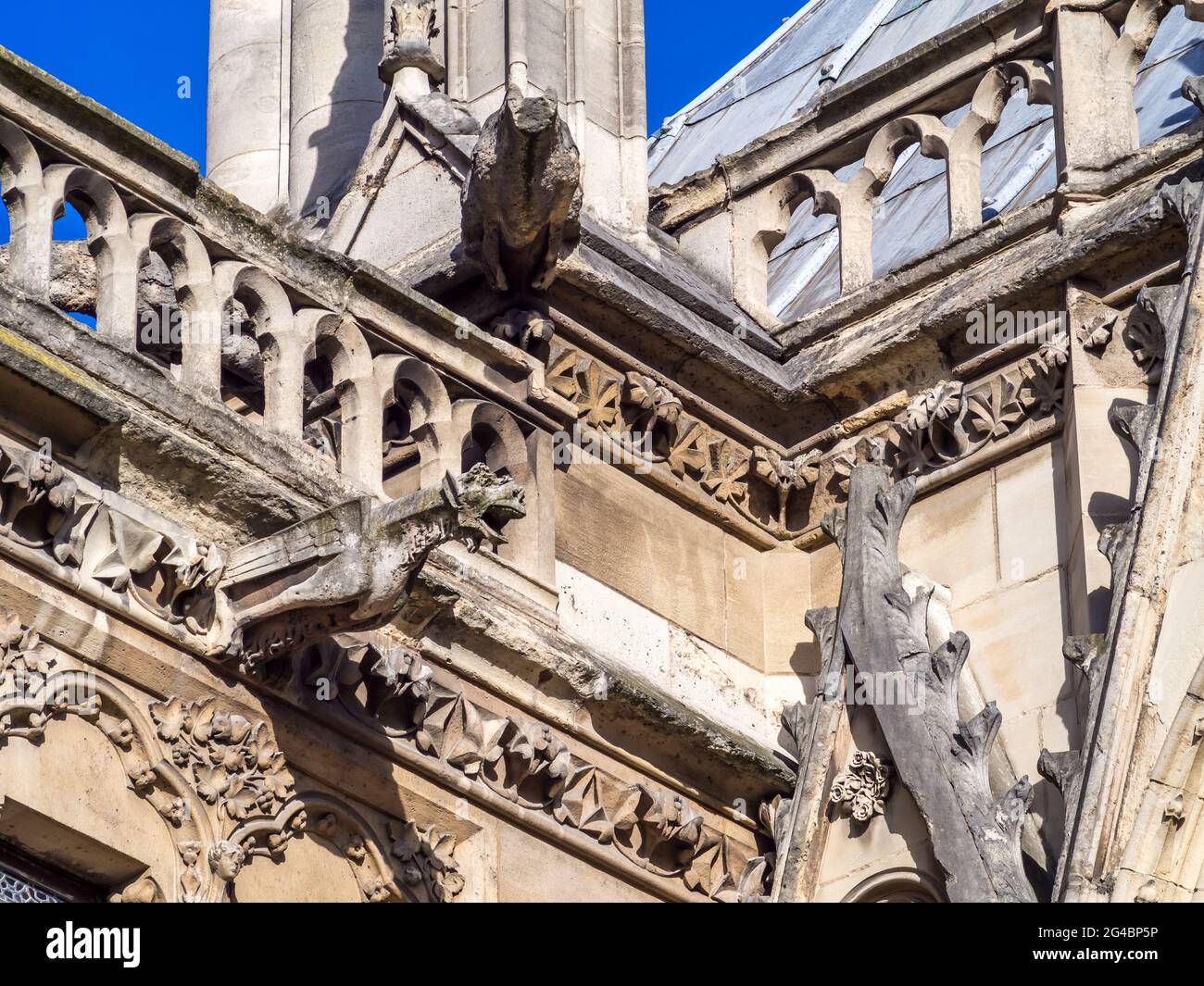 Gargoyle on roof on exterior hi-res stock photography and images - Alamy