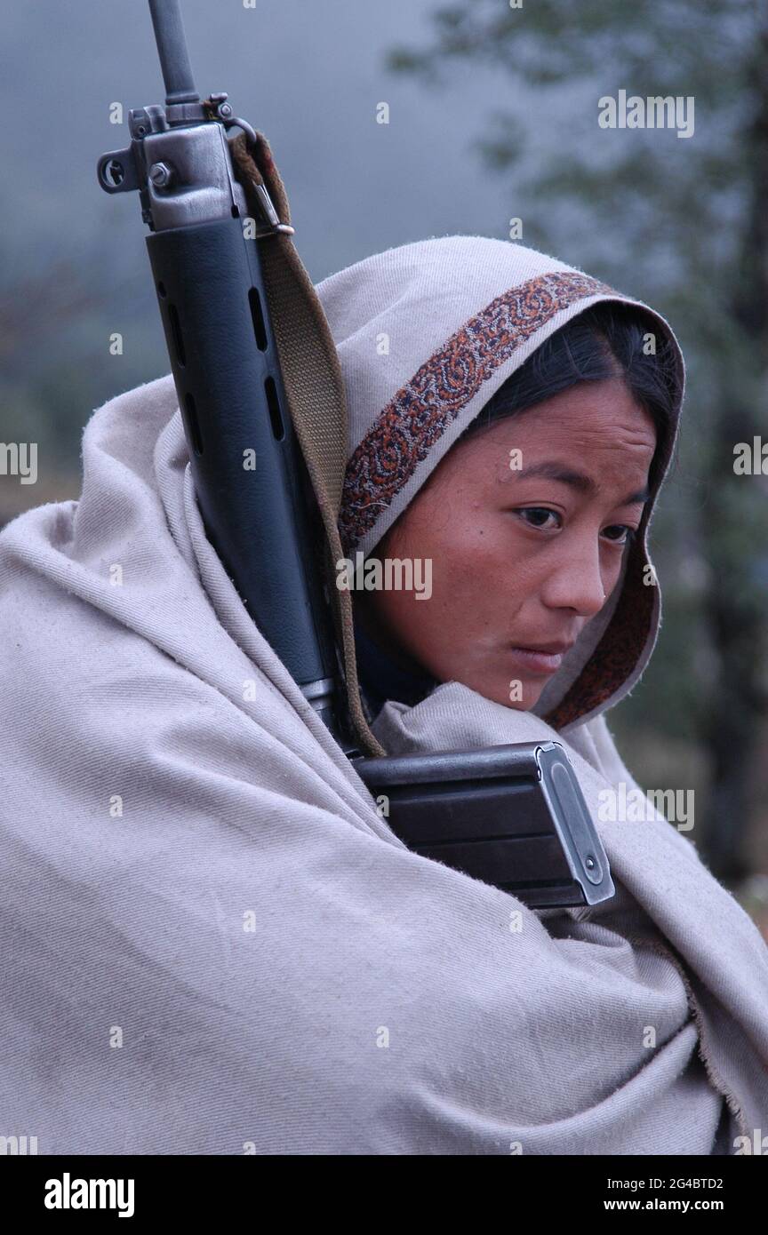 Female with a gun hi-res stock photography and images - Alamy