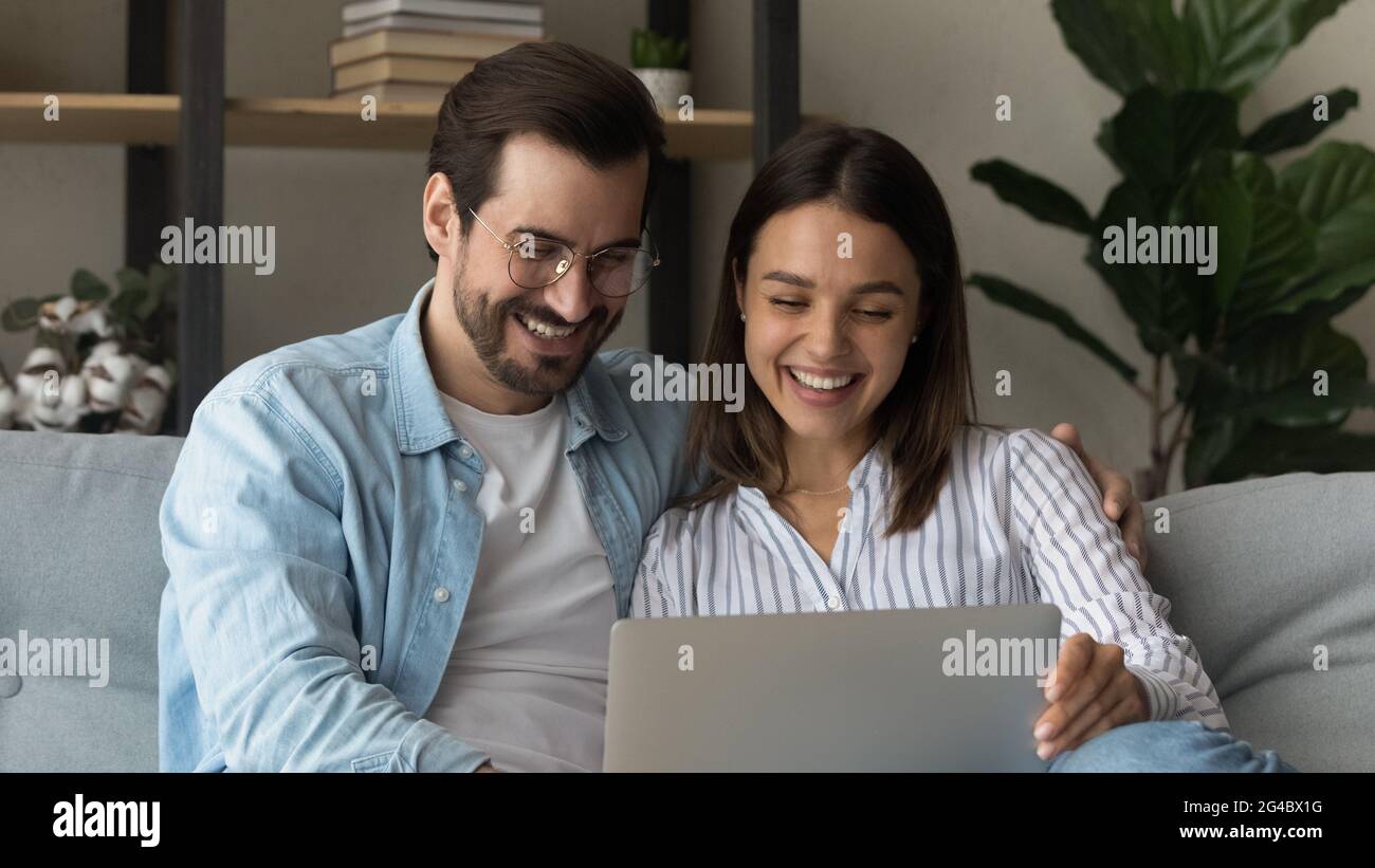 Computer network relations hi-res stock photography and images - Alamy