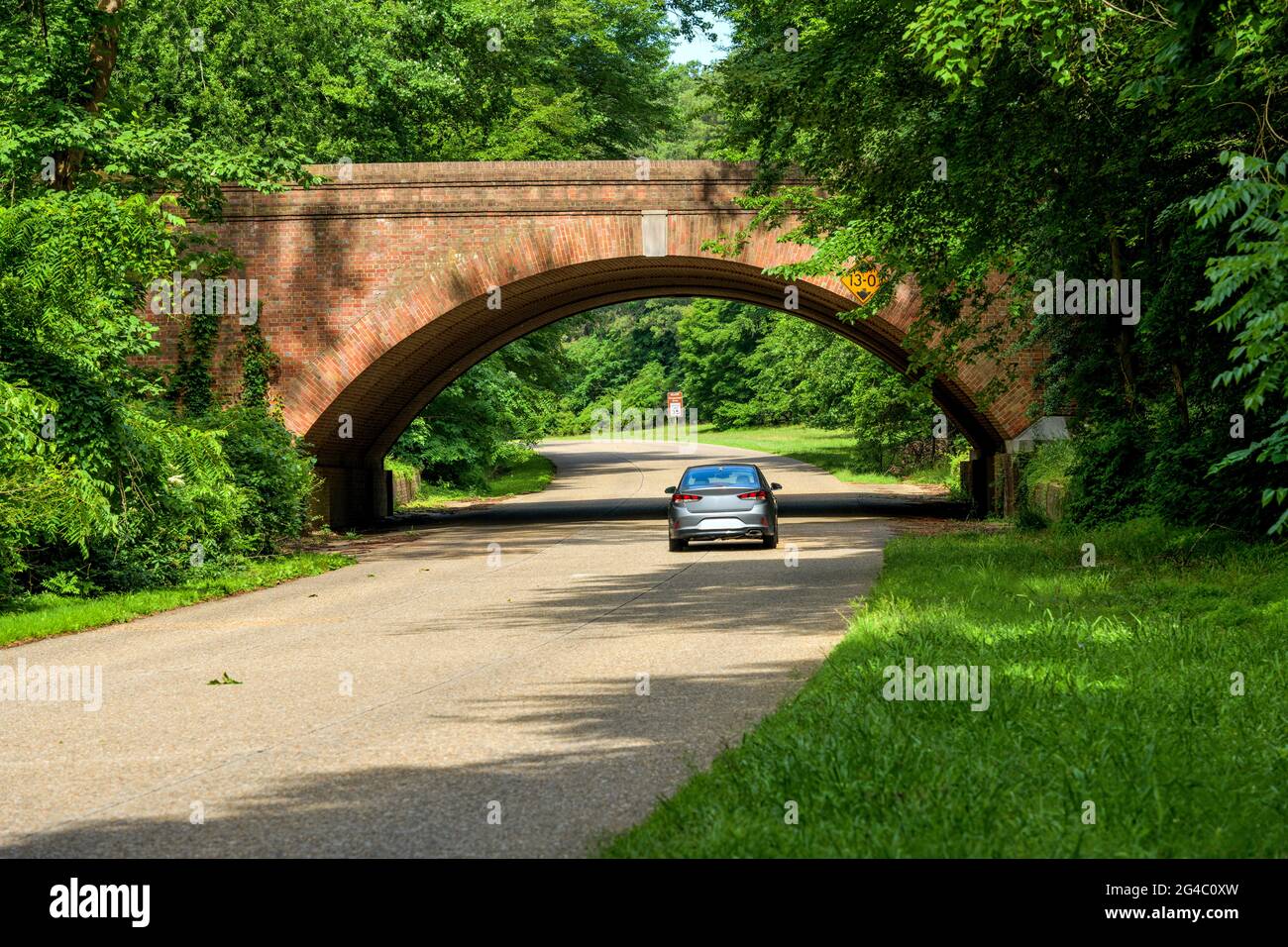 Colonial Parkway - A sunny Spring morning view of scenic Colonial ...