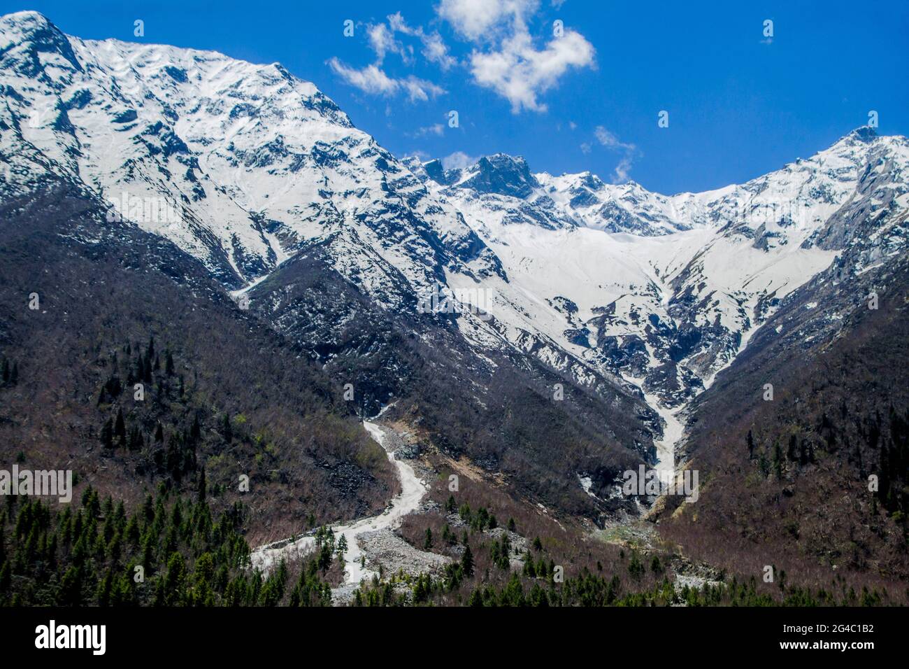 A hazy sunset in Sangla valley Stock Photo - Alamy