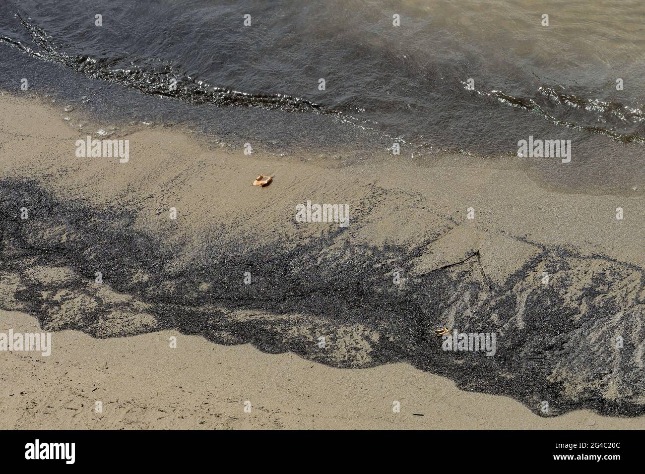 Polluted waters of the river Rhone, Tain l'Hermitage, Drôme, Rhône ...