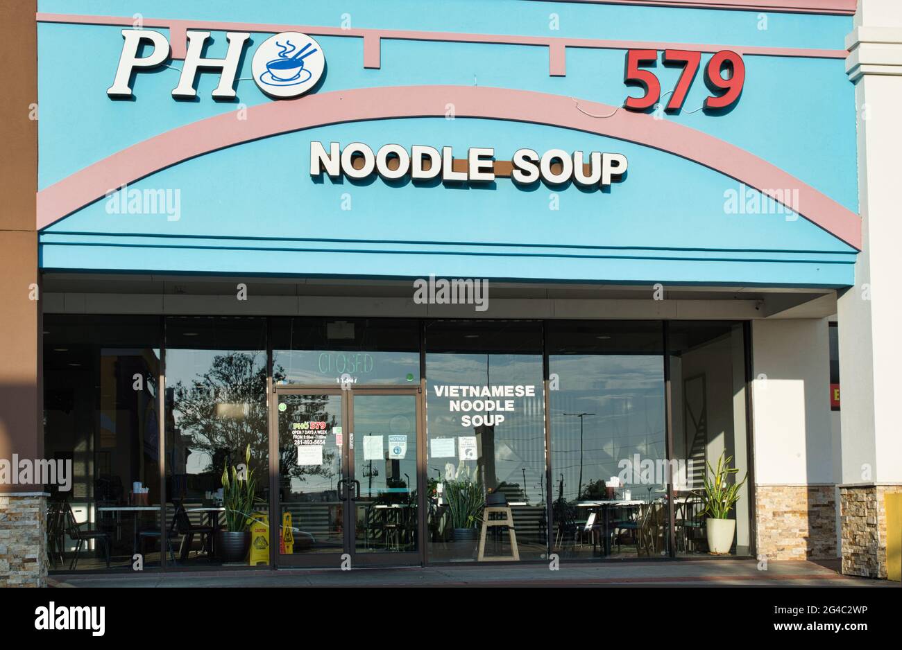 Pho vietnamese street food hi-res stock photography and images - Alamy